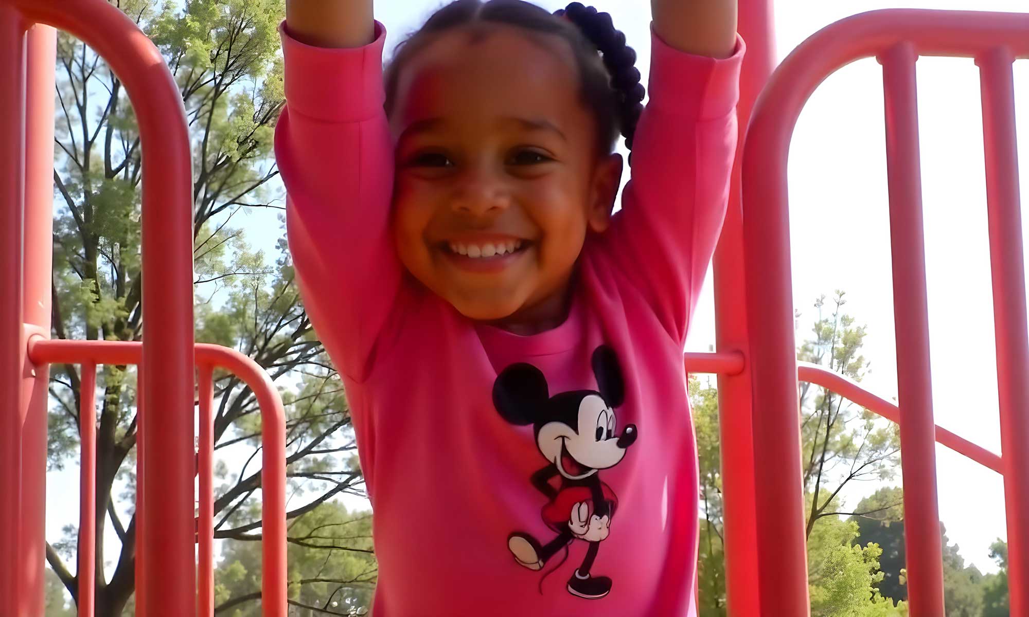 Primera niña del mundo en recibir terapia genética Elevidys: Raniya ...